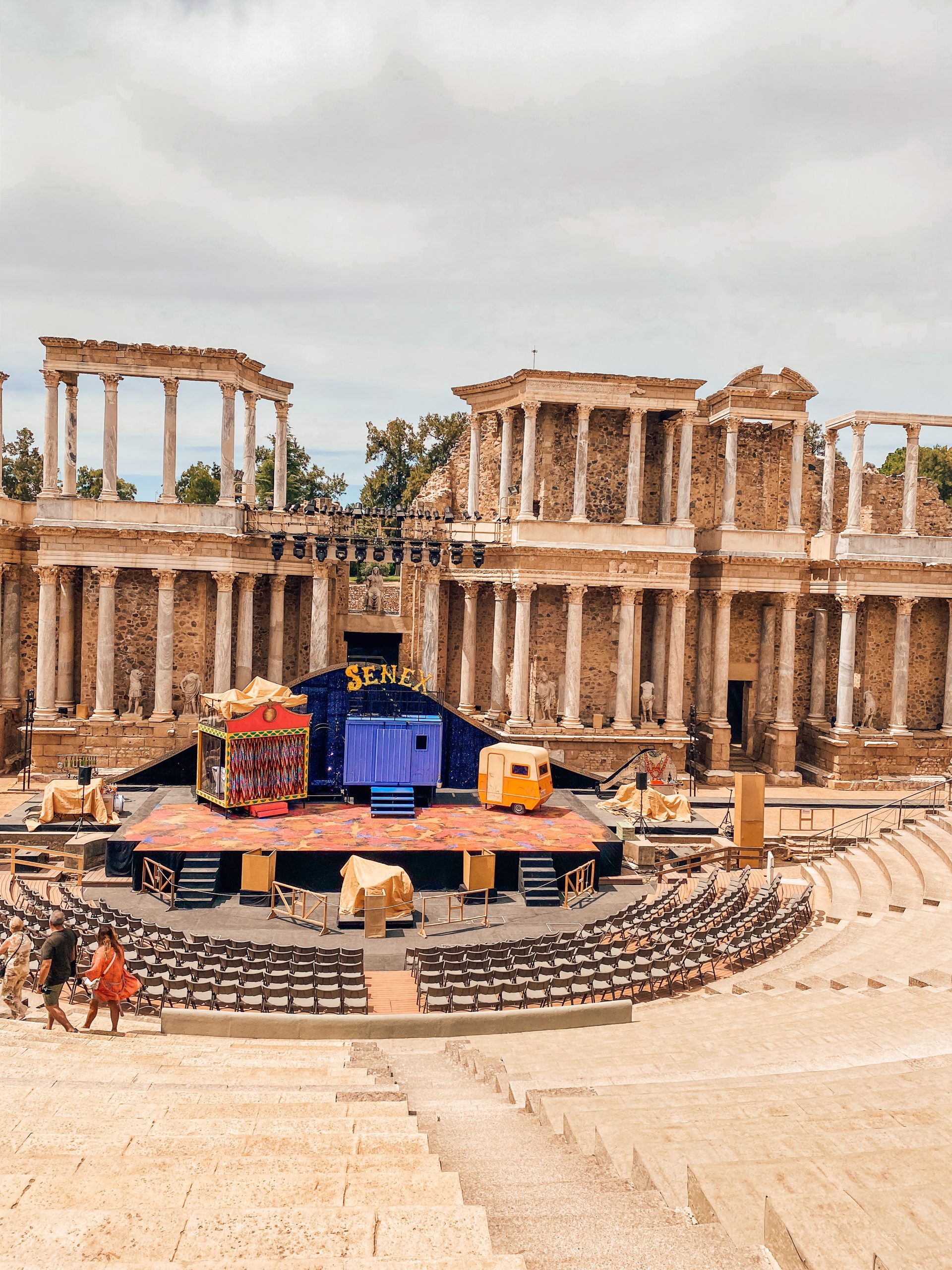 Festival Teatro Mérida - VIAJAR CON MALETA